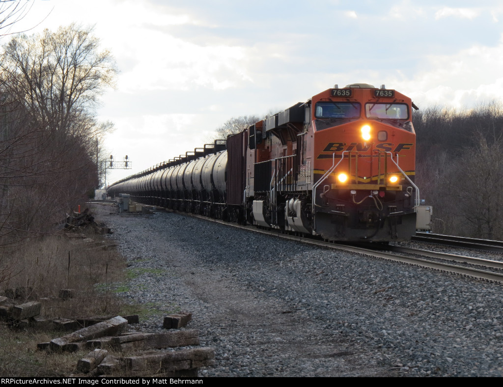 BNSF 7635